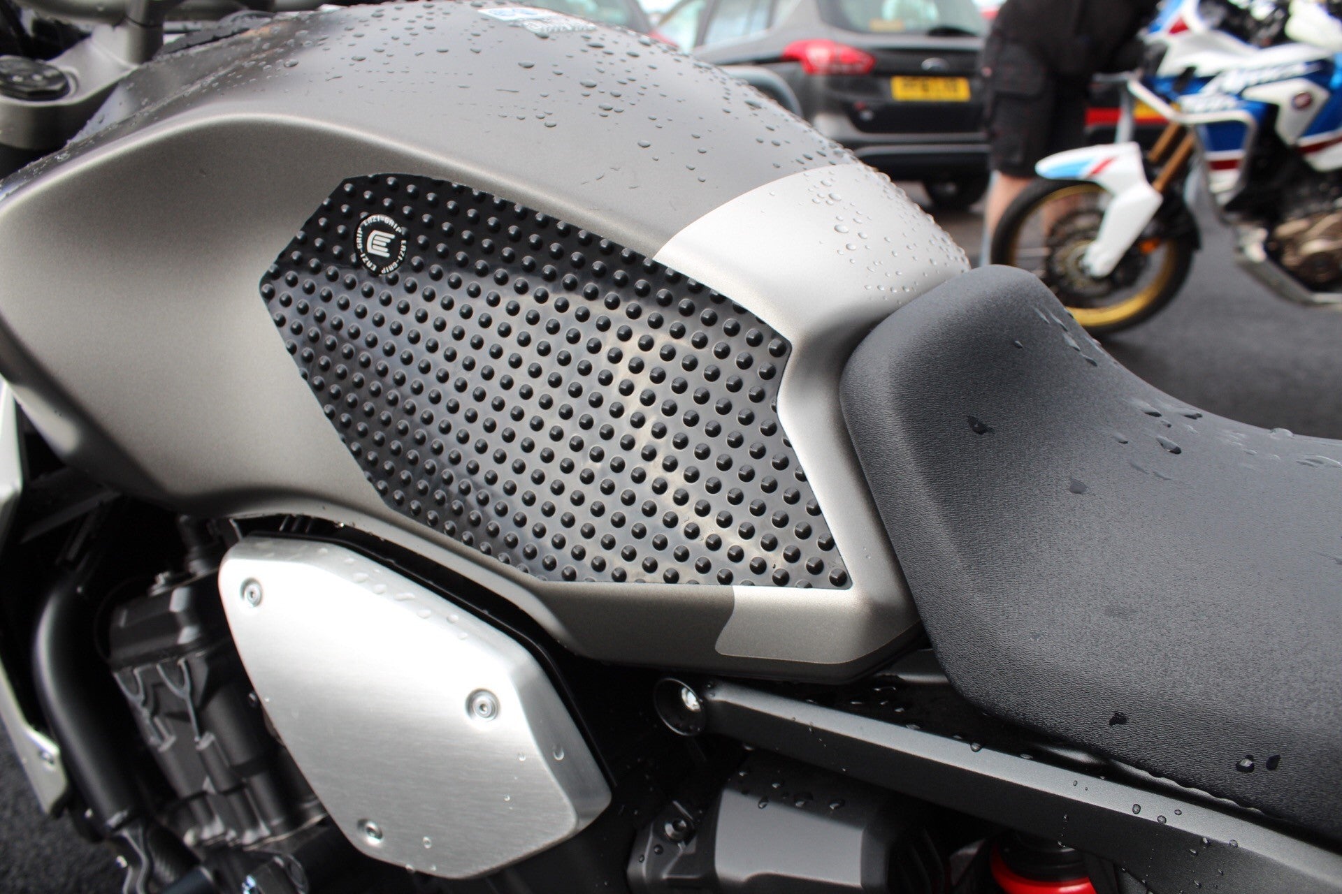 Eazi-Grip Pro Tank Grips Honda CB1000R 2018-2020 | 7aftermarket India